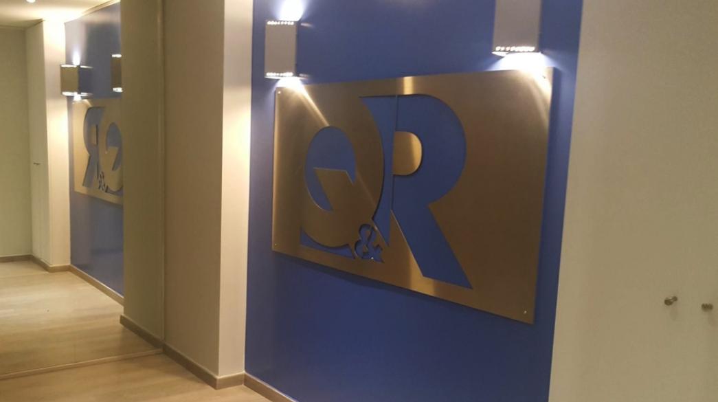 Η QUALITY & RELIABILITY επενδύει στην AI μέσω εξαγοράς της SquareDev | Business Daily